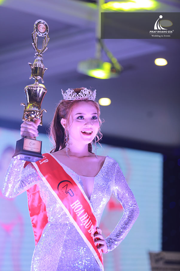 TÔN VINH DOANH NHÂN TIÊU BIỂU THƯƠNG HIỆU MỸ PHẨM NELLY.P - Eventshow.vn